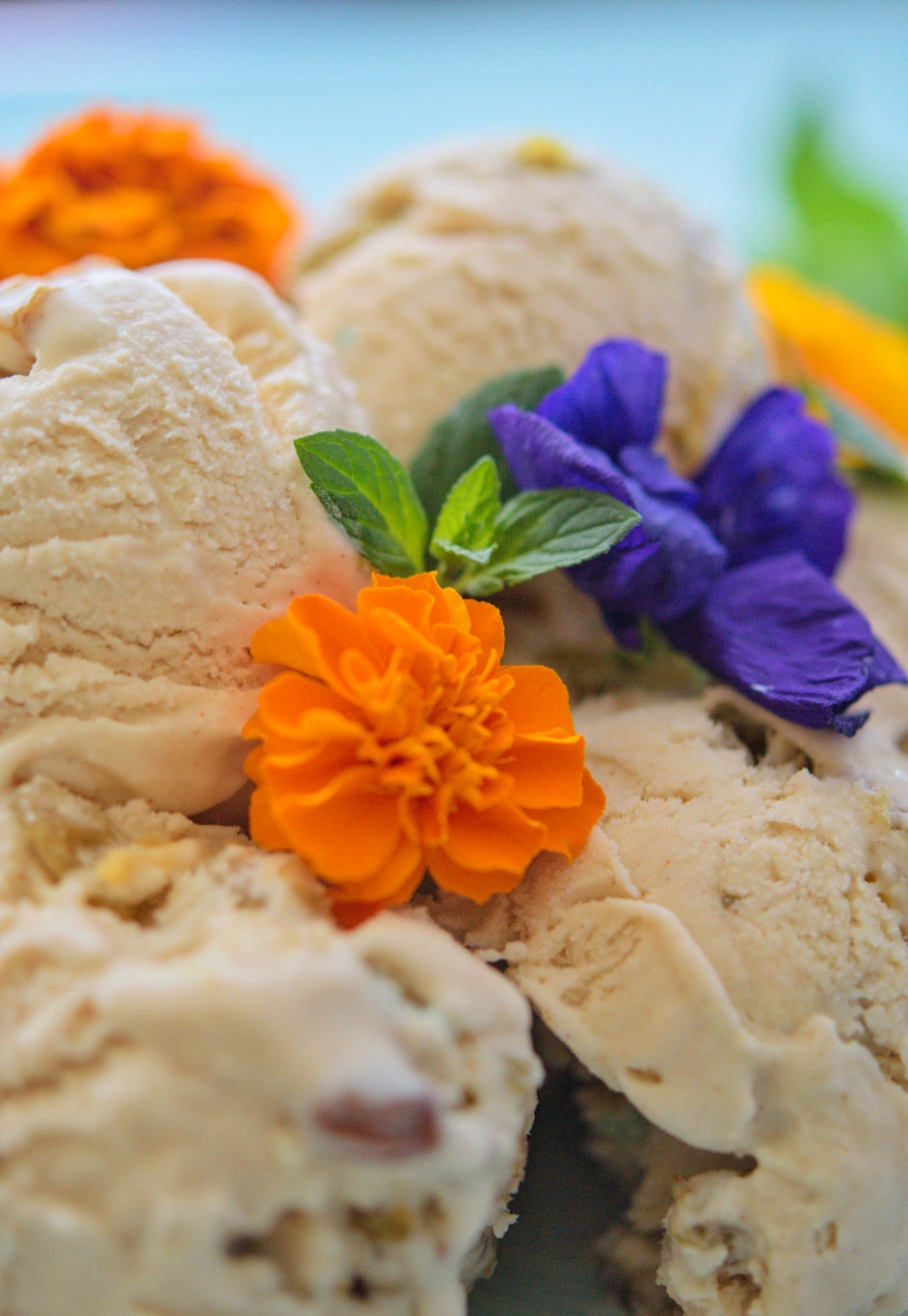 Cinnamon Rum n Raisin Ice Cream - Kisses for Breakfast